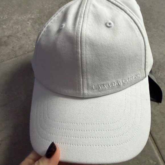 Canada Goose | Accessories | Canada Goose Womens Weekend Cap In White ...